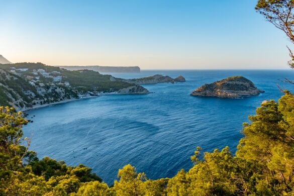 Cala Blanca Beach in Javea - Visit Javea
